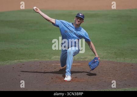 Toronto Blue Jays pitcher Chris Bassitt tags out Los Angeles Dodgers ...