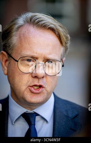 THE HAGUE - Outgoing Robert Tieman, Minister of Infrastructure and ...
