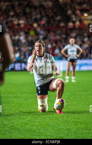 Canada's Sophie de Goede kicks a conversion, but misses the kick ...