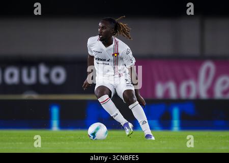 Warren Bondo of US Cremonese in action during the Serie A football ...