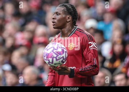 Patrick Dorgu of Manchester United in action during the Premier League ...
