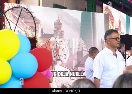 Supporters of presidential candidate Abelardo de la Espriella, of the ...