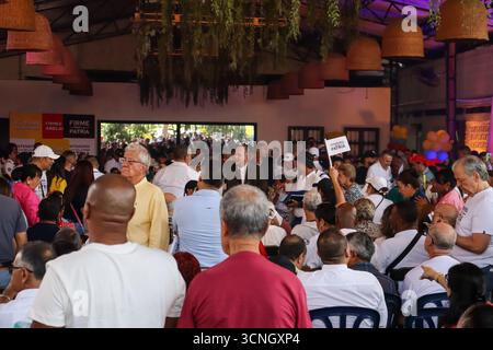Supporters of presidential candidate Abelardo de la Espriella, of the ...