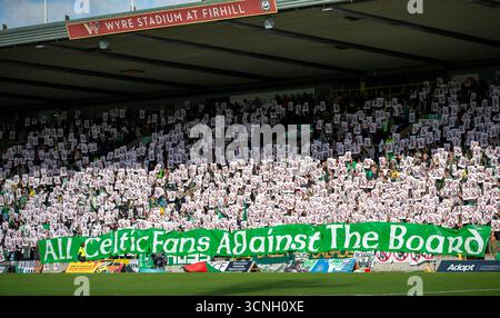 Celtic fans protest against the board ahead of the William Hill ...