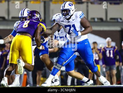 BYU offensive lineman Isaiah Jatta (71) prepares to block during the ...