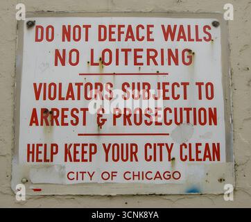 Red and White No Loitering Sign Stock Photo - Alamy