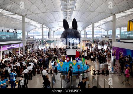 LABUBU In Hong Kong LABUBU, The Monsters player of POP MART sculpture ...