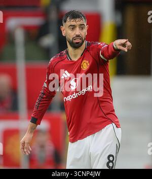 Bruno Fernandes of Manchester United in the pre-game warm up during the ...