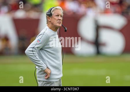 Las Vegas Raiders head coach Pete Carroll before an NFL football game ...