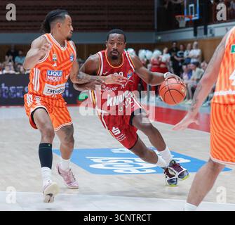 Jonathan Stove (Fitness First Wuerzburg Baskets, #22), GER, FC Bayern ...