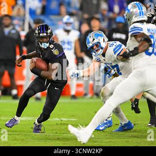 Detroit Lions defensive end Aidan Hutchinson warms up before an NFL ...