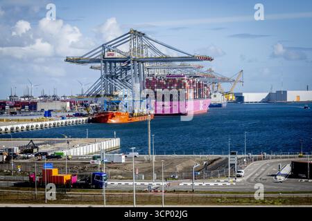 ROTTERDAM - Port of Rotterdam ANP /HOLLANDSE HOOGTE /ROBIN UTRECHT ...