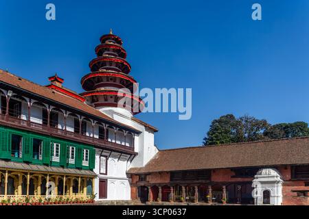 Nepali Pagoda Temple Green Shutter Building Stock Photo - Alamy