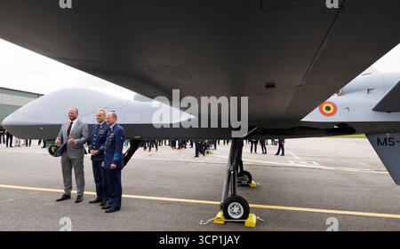 Minister of Defence Theo Francken and Chief of Defence Frederik Vansina ...