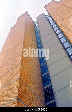Tall building with repetitive windows Stock Photo - Alamy