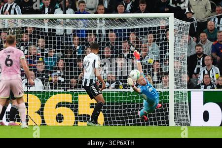 Newcastle United goalkeeper Aaron Ramsdale receives treatment during ...