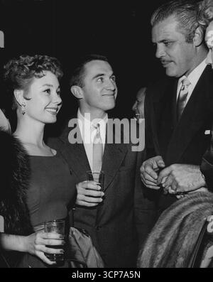 Actress Mitzi Gaynor and Jack Bean, a public relations man, in ...