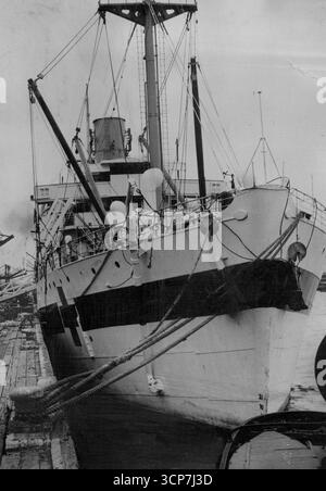 The Hospital Ship "Centaur". March 16, 1943 Stock Photo - Alamy