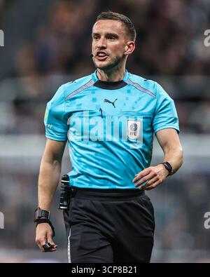 referee Thomas Kirk during the Carabao Cup Last 16 Grimsby Town vs ...