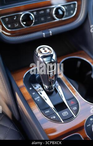 Luxury car gear shifter knob close up Stock Photo - Alamy