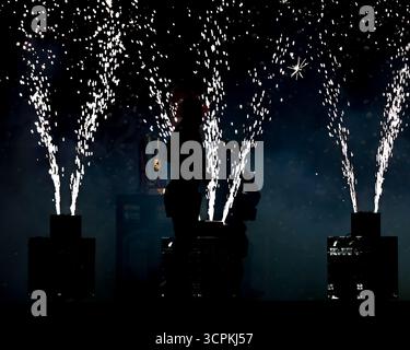 Mason Lino (7) of Wakefield Trinity during the game Stock Photo - Alamy