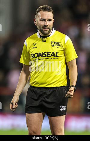 Referee Liam Moore during the Betfred Super League Grand Final at Old ...