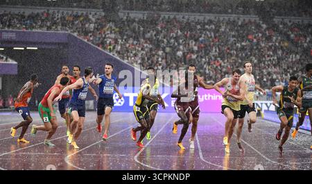 Lewis Davey of Great Britain & NI competing in the 4x400m relay final ...