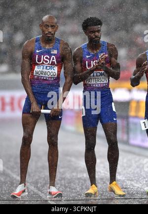 Vernon Norwood and Jacory Patterson of the USA competing in the 4x400m ...
