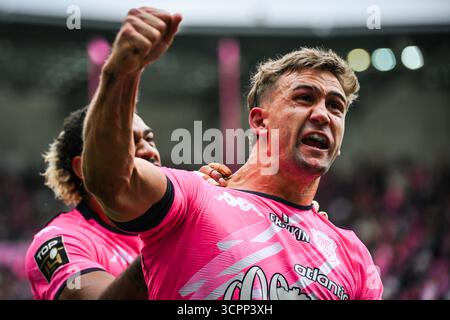 Peniasi Dakuwaqa of Stade Francais during the Top 14 match between ...