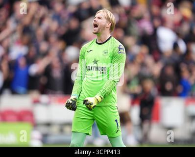 Caoimhín Kelleher of Brentford celebrates third goal during the Premier ...