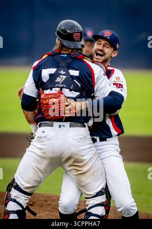 ROTTERDAM - Czech Republic baseball players celebrate against Spain ...