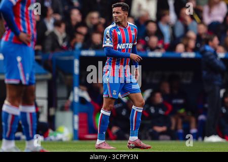 Yeremy Pino (10 Crystal Palace) walks out to the Premier League game ...