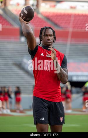 North Carolina State quarterback CJ Bailey (11) runs against Campbell ...