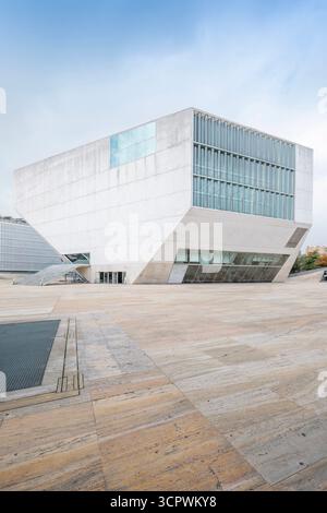 The iconic Casa da Musica concert hall in Porto Stock Photo - Alamy