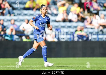 31, Chantelle Swaby of Leicester City in action with the ball during ...