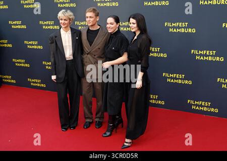 Ruby O. Fee, Luise Heyer und Verena Altenberger bei der Premiere des ...
