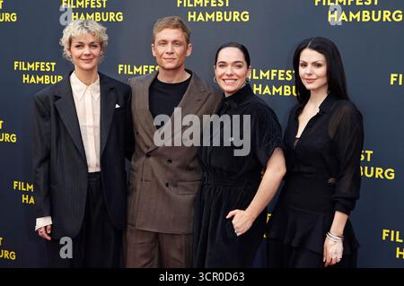Ruby O. Fee, Luise Heyer und Verena Altenberger bei der Premiere des ...