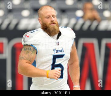 Tennessee Titans kicker Joey Slye (6) is congratulated after a field ...