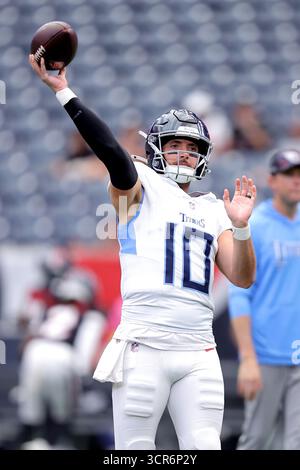 Tennessee Titans quarterback Brandon Allen (10) scrambles against the ...