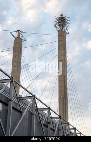 Bartle Hall Pylons. Building design. Modern architecture. Modern ...