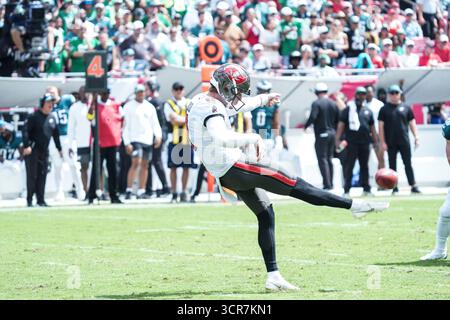 Tampa Bay Buccaneers punter Riley Dixon (9) against the Arizona ...