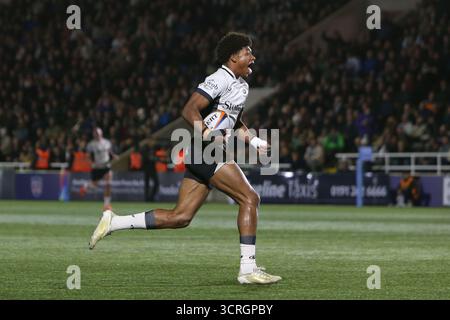 Saracens' Noah Caluori runs in to score his fifth try during the ...