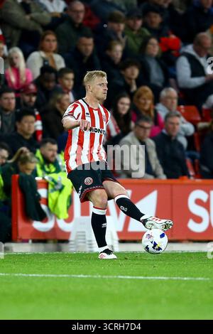 Ben Mee (15 Sheffield United) and Jamal Lowe (9 Sheffield Wednesday ...