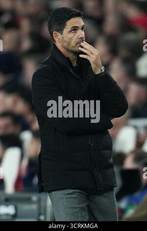 Arsenal F.C. manager Mikel Arteta gesticulates during the Premier ...