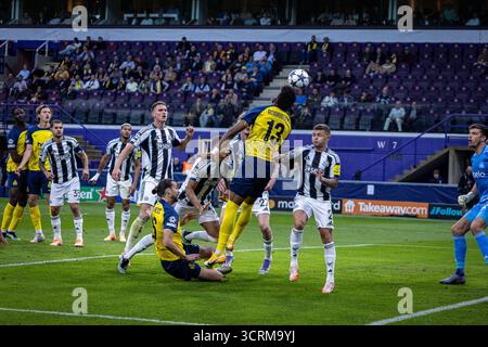 (L-R) Kevin Rodriguez (Union Saint-Gilloise), David Hancko (Atletico ...