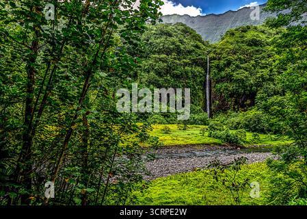 Inside an extinct Tahitian Volcano Stock Photo - Alamy