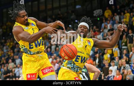 Chris Clemons (EWE Baskets Oldenburg, #03) vs. Yorman Polas Bartolo ...