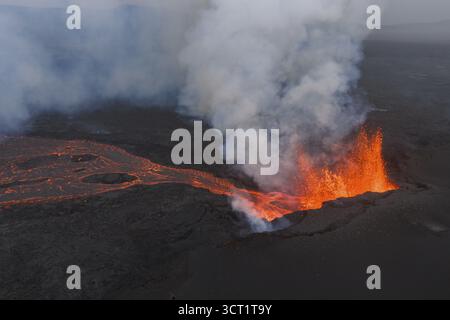 Volcanic eruption, Sundhnukur crater chain, near Grindavik, Reykjanes ...
