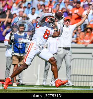 Clemson running back Adam Randall (8) runs the ball against Duke in the ...