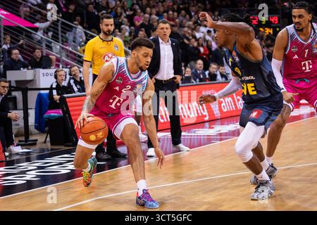 Alijah Comithier (Telekom Baskets Bonn), Vet Concept Gladiators Trier ...